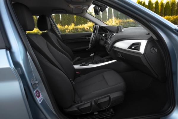Blue BMW 116 2015 in Riga, with an engine capacity of 1.60 L and mileage of 179 thousand km for 7990 €, photo 8 on AUTOMOTO.COM.LV