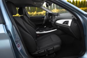 Blue BMW 116 2015 in Riga, with an engine capacity of 1.60 L and mileage of 179 thousand km for 7990 €, photo 9 on AUTOMOTO.COM.LV