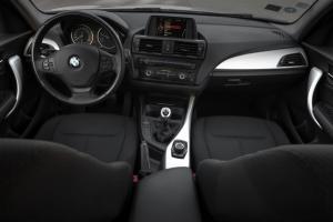 Blue BMW 116 2015 in Riga, with an engine capacity of 1.60 L and mileage of 179 thousand km for 7990 €, photo 12 on AUTOMOTO.COM.LV