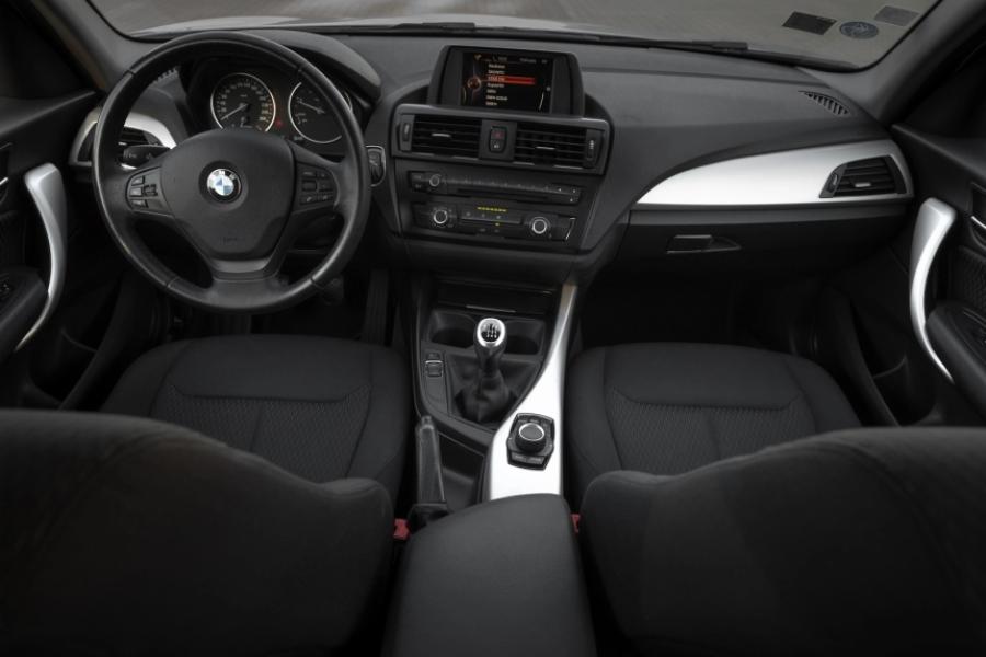 Blue BMW 116 2015 in Riga, with an engine capacity of 1.60 L and mileage of 179 thousand km for 7990 €, photo 12 on AUTOMOTO.COM.LV