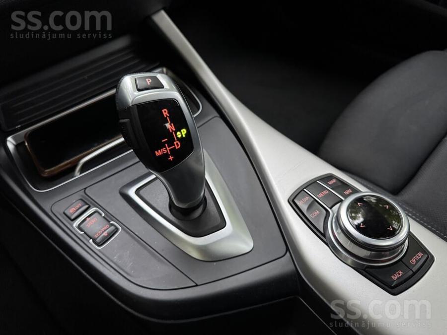 Blue BMW 116 2017 in Bauska, with an engine capacity of 1.50 L and mileage of 185 thousand km for 9950 €, photo 15 on AUTOMOTO.COM.LV