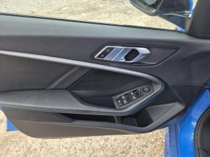 Zils BMW 116 2022 Tauragė, ar dzinēja tilpumu 1.50 L un nobraukumu 89 tūkst. km par 11500 €, foto 19 vietnē AUTOMOTO.COM.LV