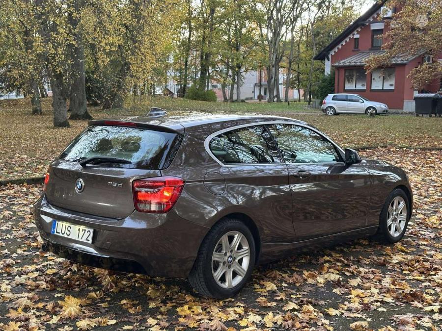 Brown BMW 116 2012 in Siauliai, with an engine capacity of 1.60 L and mileage of 238 thousand km for 5900 €, photo 5 on AUTOMOTO.COM.LV