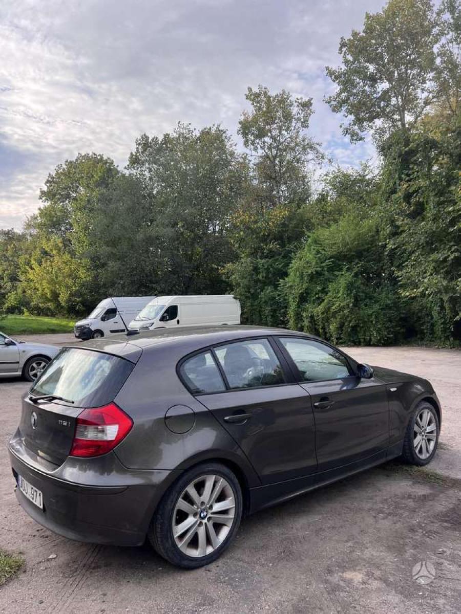 Brown BMW 116 2006 in Vilnius, with an engine capacity of 1.60 L and mileage of 170 thousand km for 1900 €, photo 2 on AUTOMOTO.COM.LV