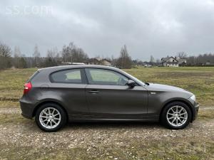 Brown BMW 116 2009 in Valmiera, with an engine capacity of 2.00 L and mileage of 279 thousand km for 2650 €, photo 6 on AUTOMOTO.COM.LV