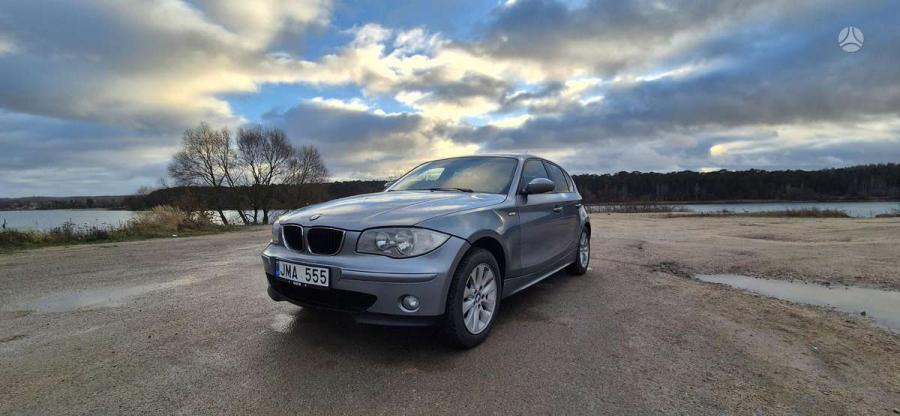Grey BMW 116 2004 in Kaunas, with an engine capacity of 1.60 L and mileage of 196 thousand km for 1499 €, photo 1 on AUTOMOTO.COM.LV