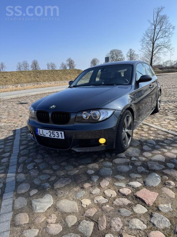 Grey BMW 116 2004 in Daugavpils, with an engine capacity of 1.60 L and mileage of 277 thousand km for 2590 €, photo 1 on AUTOMOTO.COM.LV