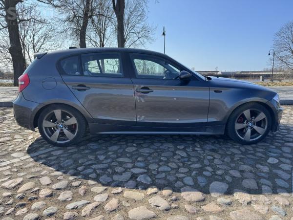 Grey BMW 116 2004 in Daugavpils, with an engine capacity of 1.60 L and mileage of 277 thousand km for 2590 €, photo 3 on AUTOMOTO.COM.LV