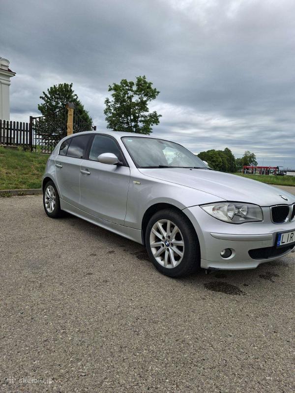 Pelēks BMW 116 2004 Šauļi, ar dzinēja tilpumu 1.60 L un nobraukumu 261 tūkst. km par 2100 €, foto 3 vietnē AUTOMOTO.COM.LV
