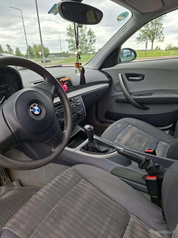 Pelēks BMW 116 2004 Šauļi, ar dzinēja tilpumu 1.60 L un nobraukumu 261 tūkst. km par 2100 €, foto 6 vietnē AUTOMOTO.COM.LV