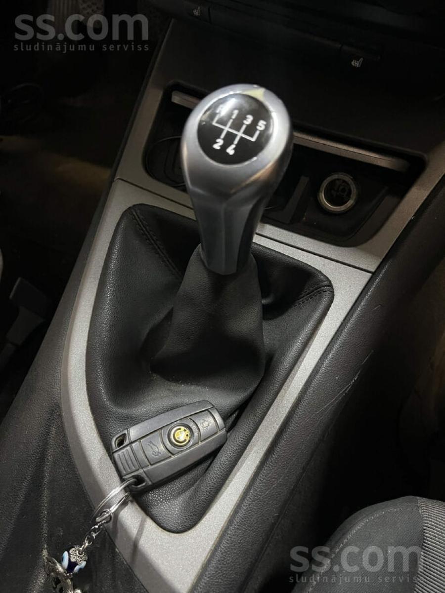Grey BMW 116 2005 in Jelgava, with an engine capacity of 1.60 L and mileage of 254 thousand km for 950 €, photo 4 on AUTOMOTO.COM.LV