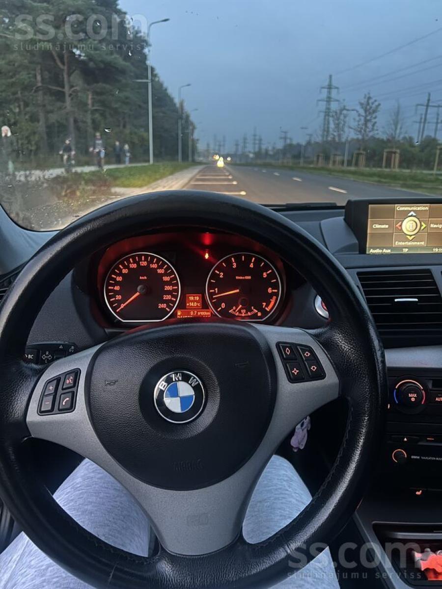 Pelēks BMW 116 2005 Rīga, ar dzinēja tilpumu 1.60 L un nobraukumu 210 tūkst. km par 2900 €, foto 8 vietnē AUTOMOTO.COM.LV