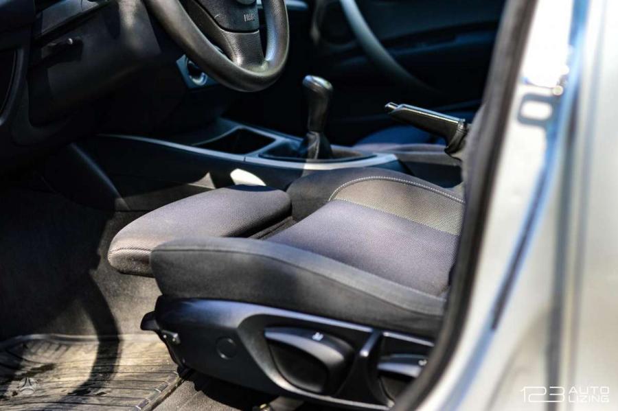 Pelēks BMW 116 2006 Kretinga, ar dzinēja tilpumu 1.60 L un nobraukumu 266 tūkst. km par 2750 €, foto 15 vietnē AUTOMOTO.COM.LV