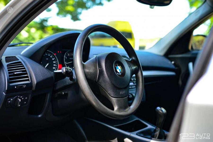 Pelēks BMW 116 2006 Kretinga, ar dzinēja tilpumu 1.60 L un nobraukumu 266 tūkst. km par 2750 €, foto 16 vietnē AUTOMOTO.COM.LV