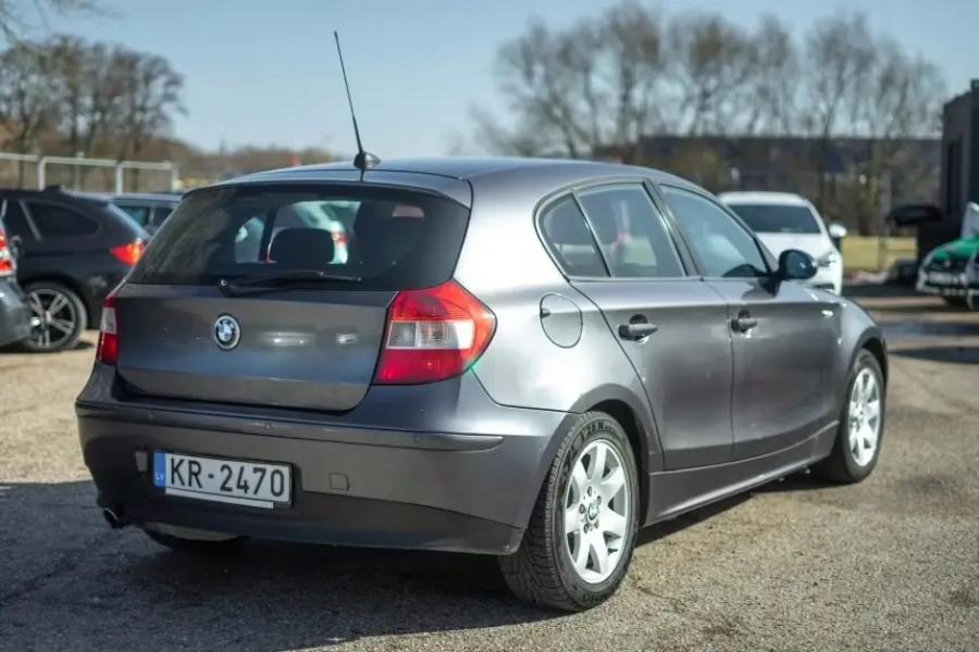 Grey BMW 116 2006 in Liepaja, with an engine capacity of 1.60 L and mileage of 164 thousand km for 3500 €, photo 5 on AUTOMOTO.COM.LV