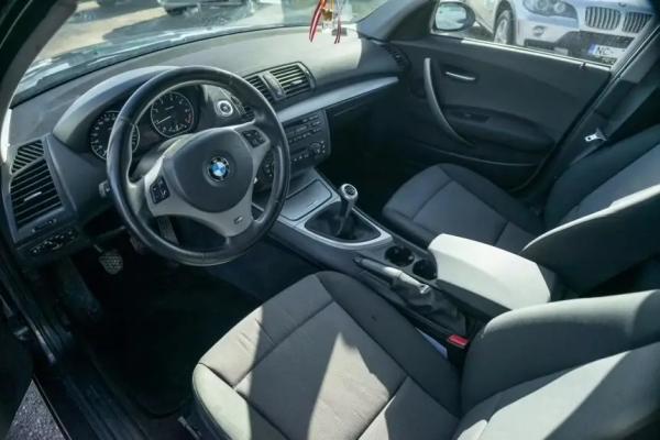 Grey BMW 116 2006 in Liepaja, with an engine capacity of 1.60 L and mileage of 164 thousand km for 3500 €, photo 8 on AUTOMOTO.COM.LV