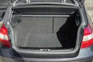 Grey BMW 116 2006 in Liepaja, with an engine capacity of 1.60 L and mileage of 164 thousand km for 3500 €, photo 11 on AUTOMOTO.COM.LV