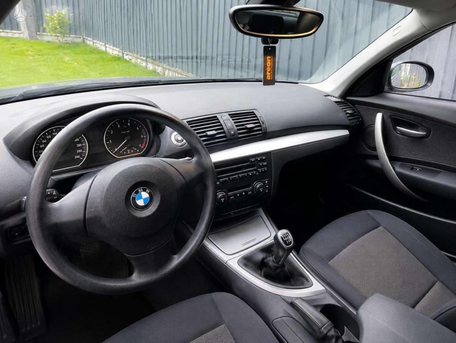 Grey BMW 116 2006 in Klaipeda, with an engine capacity of 1.60 L and mileage of 200 thousand km for 1500 €, photo 4 on AUTOMOTO.COM.LV