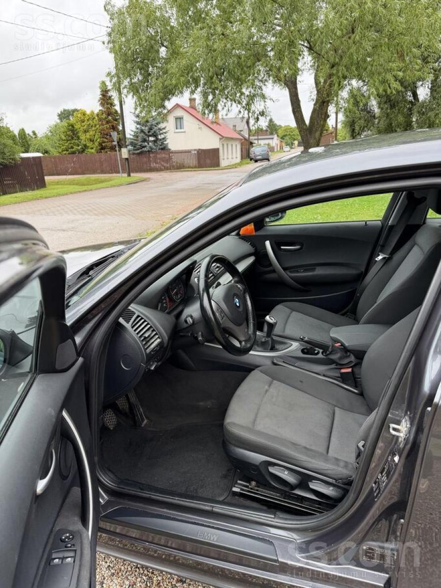 Grey BMW 116 2006 in Ventspils, with an engine capacity of 1.60 L and mileage of 194 thousand km for 2490 €, photo 10 on AUTOMOTO.COM.LV
