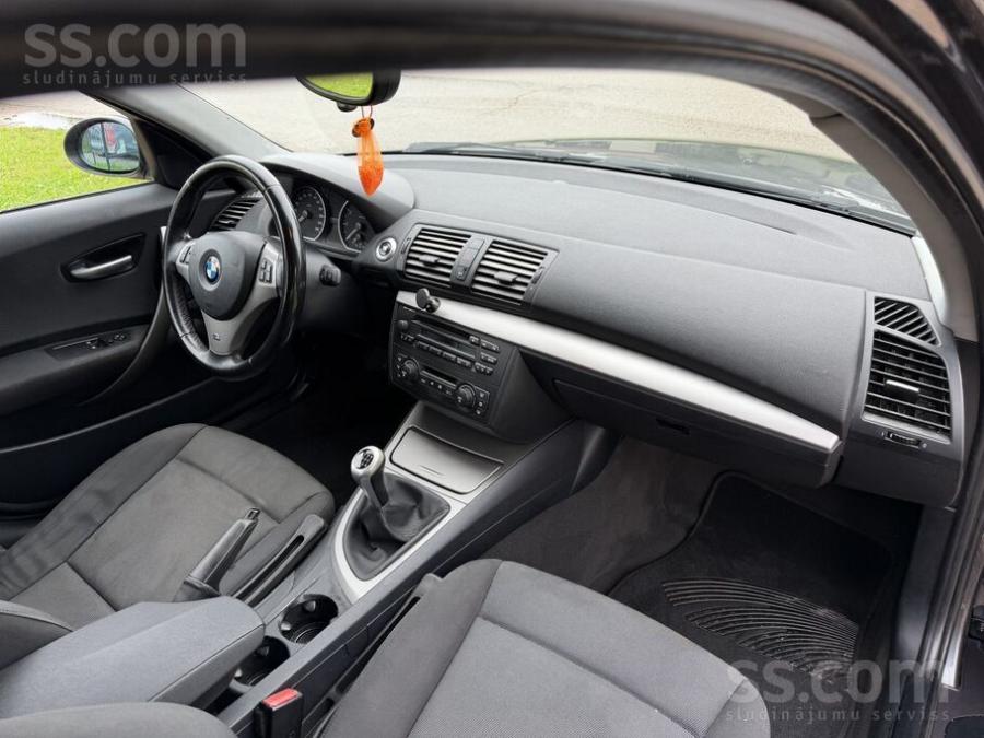 Grey BMW 116 2006 in Ventspils, with an engine capacity of 1.60 L and mileage of 194 thousand km for 2490 €, photo 16 on AUTOMOTO.COM.LV