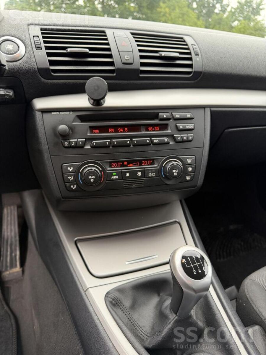 Grey BMW 116 2006 in Ventspils, with an engine capacity of 1.60 L and mileage of 194 thousand km for 2490 €, photo 17 on AUTOMOTO.COM.LV