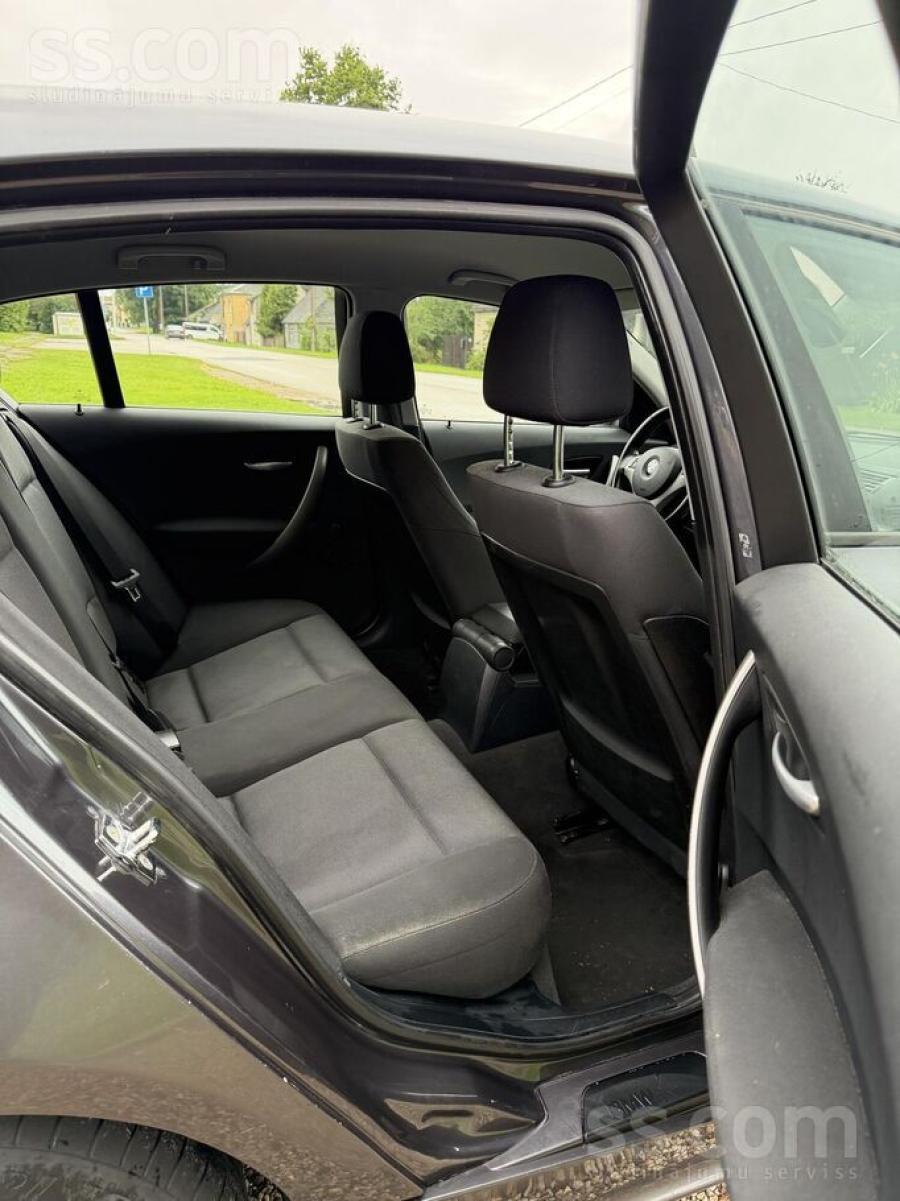 Grey BMW 116 2006 in Ventspils, with an engine capacity of 1.60 L and mileage of 194 thousand km for 2490 €, photo 18 on AUTOMOTO.COM.LV