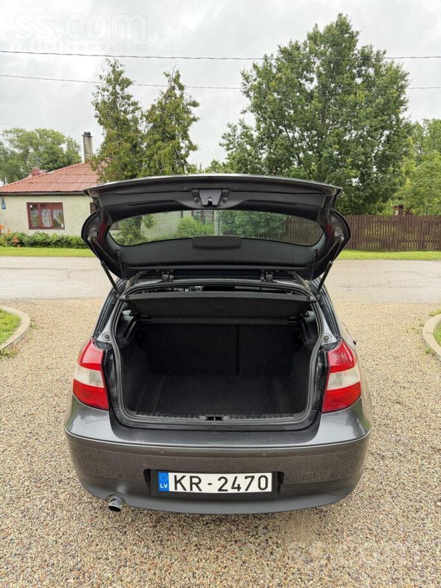 Grey BMW 116 2006 in Ventspils, with an engine capacity of 1.60 L and mileage of 194 thousand km for 2490 €, photo 19 on AUTOMOTO.COM.LV