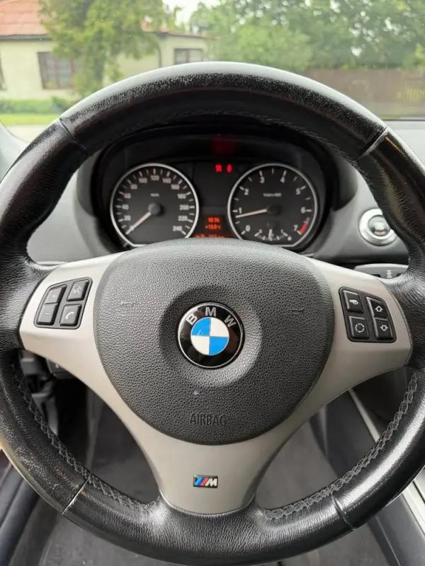 Grey BMW 116 2006 in Ventspils, with an engine capacity of 1.60 L and mileage of 194 thousand km for 2490 €, photo 10 on AUTOMOTO.COM.LV