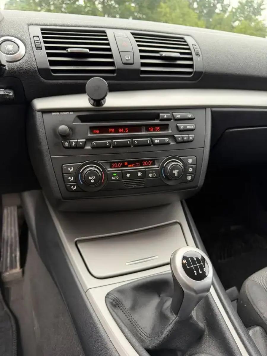 Pelēks BMW 116 2006 Ventspils, ar dzinēja tilpumu 1.60 L un nobraukumu 194 tūkst. km par 2490 €, foto 17 vietnē AUTOMOTO.COM.LV