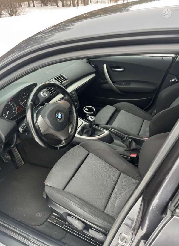 Pelēks BMW 116 2007 Kauņa, ar dzinēja tilpumu 1.60 L un nobraukumu 222 tūkst. km par 2250 €, foto 5 vietnē AUTOMOTO.COM.LV