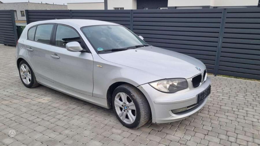 Pelēks BMW 116 2009 Kauņa, ar dzinēja tilpumu 2.00 L un nobraukumu 295 tūkst. km par 2300 €, foto 2 vietnē AUTOMOTO.COM.LV