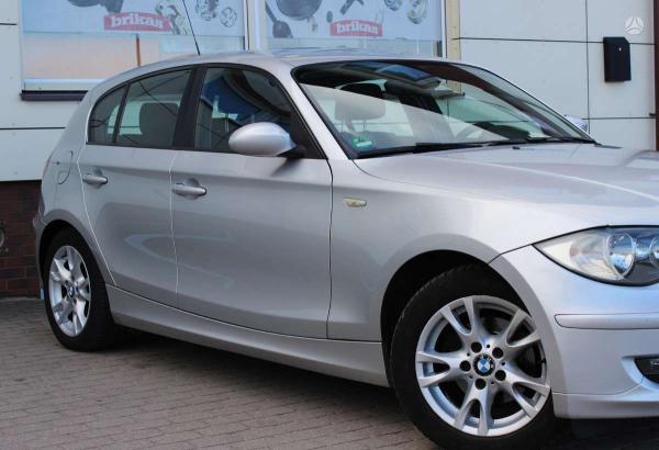 Grey BMW 116 2009 in Kretinga, with an engine capacity of 2.00 L and mileage of 222 thousand km for 3399 €, photo 2 on AUTOMOTO.COM.LV