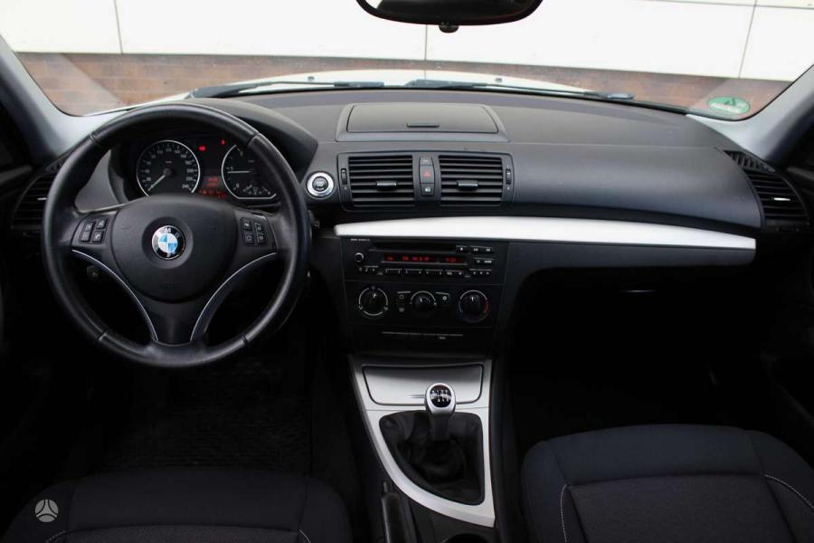 Pelēks BMW 116 2009 Kretinga, ar dzinēja tilpumu 2.00 L un nobraukumu 222 tūkst. km par 3399 €, foto 8 vietnē AUTOMOTO.COM.LV