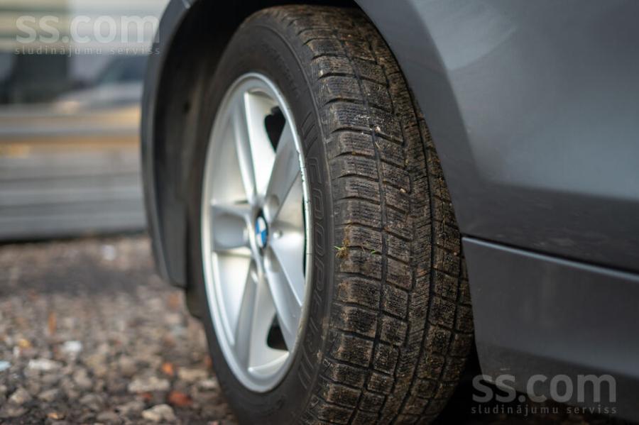 Grey BMW 116 2009 in Liepaja, with an engine capacity of 2.00 L and mileage of 290 thousand km for 3500 €, photo 8 on AUTOMOTO.COM.LV