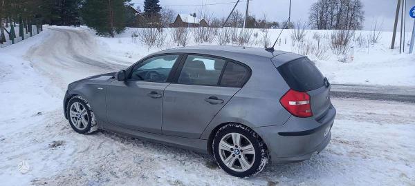Pelēks BMW 116 2009 Kauņa, ar dzinēja tilpumu 2.00 L un nobraukumu 253 tūkst. km par 2600 €, foto 2 vietnē AUTOMOTO.COM.LV