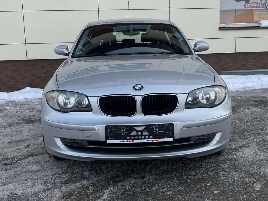 Grey BMW 116 2009 in Kretinga, with an engine capacity of 2.00 L and mileage of 223 thousand km for 3500 €, photo 4 on AUTOMOTO.COM.LV