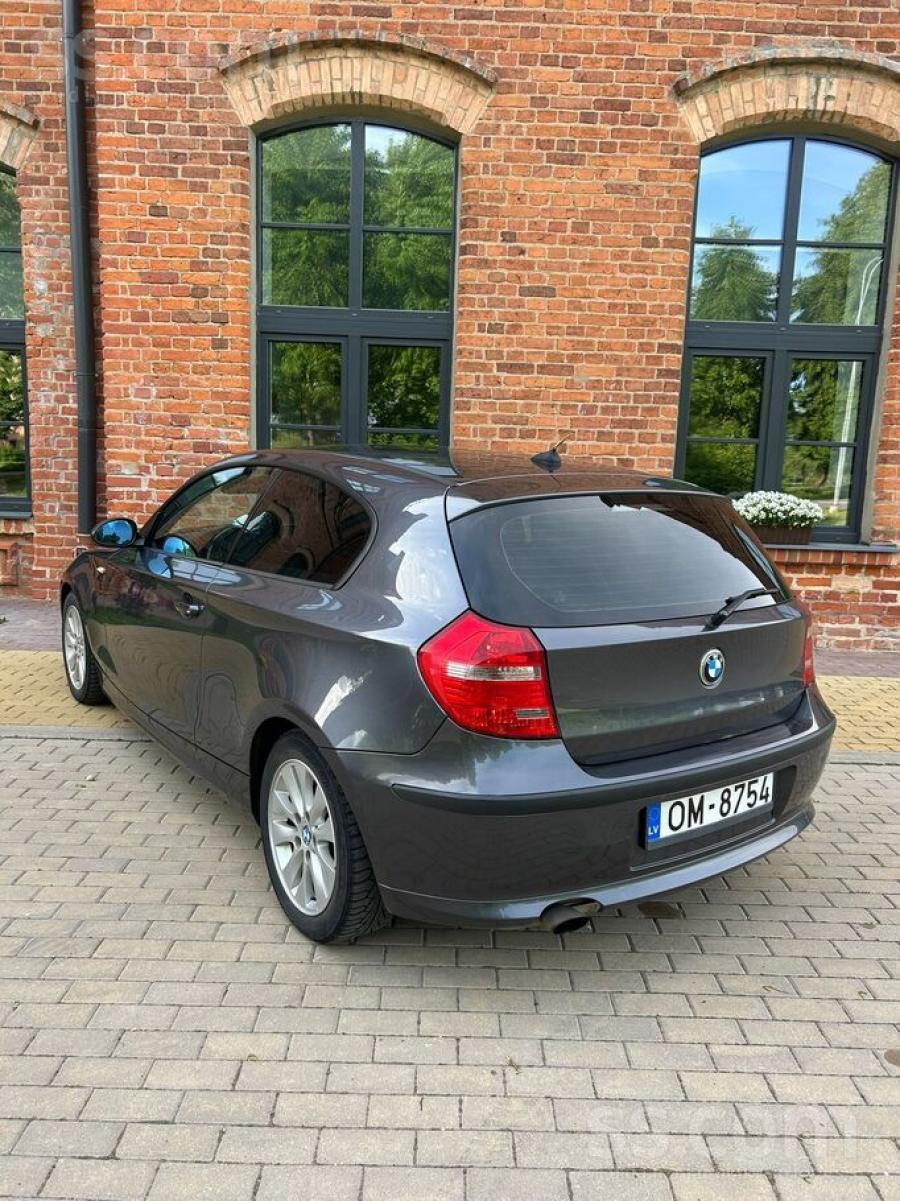 Grey BMW 116 2009 in Riga, with an engine capacity of 1.60 L and mileage of 249 thousand km for 2350 €, photo 4 on AUTOMOTO.COM.LV