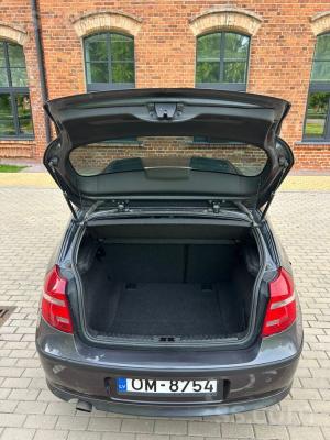 Grey BMW 116 2009 in Riga, with an engine capacity of 1.60 L and mileage of 249 thousand km for 2350 €, photo 6 on AUTOMOTO.COM.LV