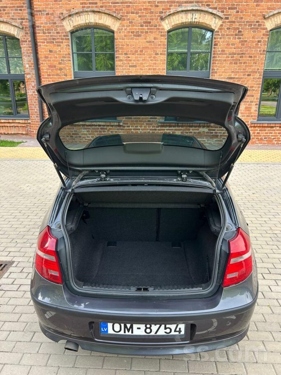 Grey BMW 116 2009 in Riga, with an engine capacity of 1.60 L and mileage of 249 thousand km for 2350 €, photo 6 on AUTOMOTO.COM.LV