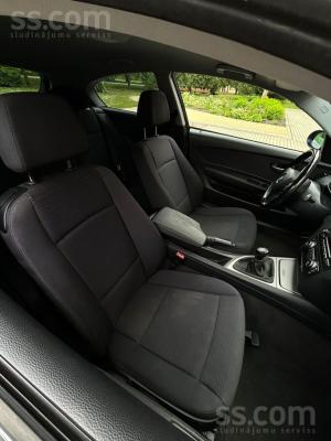 Grey BMW 116 2009 in Riga, with an engine capacity of 1.60 L and mileage of 249 thousand km for 2350 €, photo 12 on AUTOMOTO.COM.LV