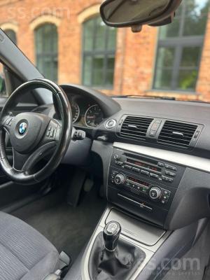 Grey BMW 116 2009 in Riga, with an engine capacity of 1.60 L and mileage of 249 thousand km for 2350 €, photo 15 on AUTOMOTO.COM.LV