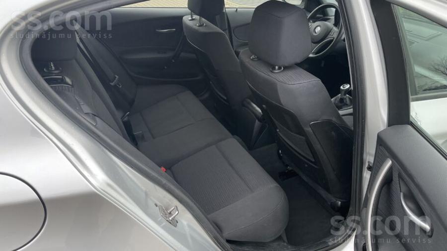 Pelēks BMW 116 2009 Saldus, ar dzinēja tilpumu 2.00 L un nobraukumu 253 tūkst. km par 3750 €, foto 13 vietnē AUTOMOTO.COM.LV