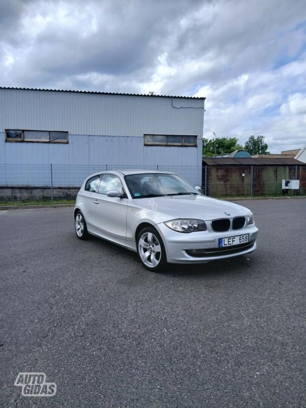 Grey BMW 116 2009 in Vilnius, with an engine capacity of 2.00 L and mileage of 199 thousand km for 3150 €, photo 5 on AUTOMOTO.COM.LV