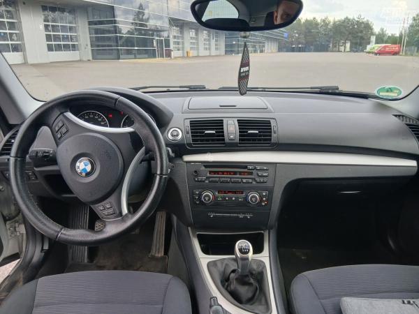 Grey BMW 116 2009 in Vilnius, with an engine capacity of 2.00 L and mileage of 199 thousand km for 3150 €, photo 8 on AUTOMOTO.COM.LV