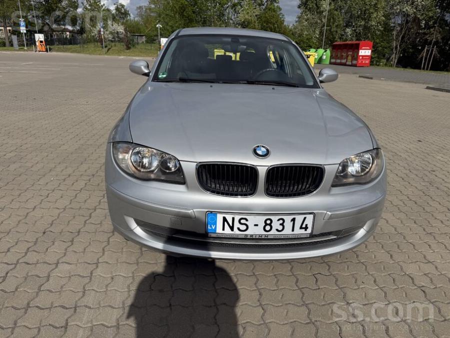Grey BMW 116 2009 in Saldus, with an engine capacity of 2.00 L and mileage of 253 thousand km for 3750 €, photo 1 on AUTOMOTO.COM.LV