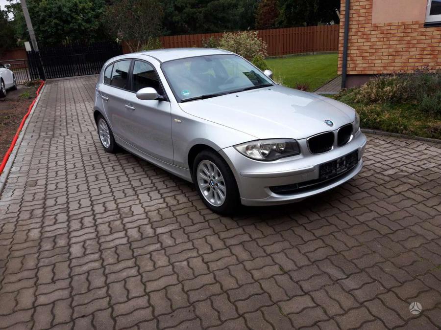 Grey BMW 116 2009 in Siauliai, with an engine capacity of 2.00 L and mileage of 183 thousand km for 3700 €, photo 1 on AUTOMOTO.COM.LV