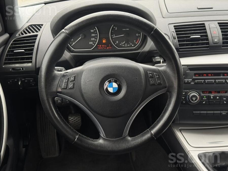 Pelēks BMW 116 2009 Rīga, ar dzinēja tilpumu 1.60 L un nobraukumu 139 tūkst. km par 2990 €, foto 9 vietnē AUTOMOTO.COM.LV