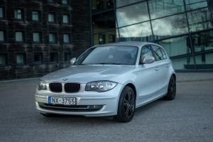 Grey BMW 116 2010 in Liepaja, with an engine capacity of 2.00 L and mileage of 217 thousand km for 4500 €, photo  on AUTOMOTO.COM.LV