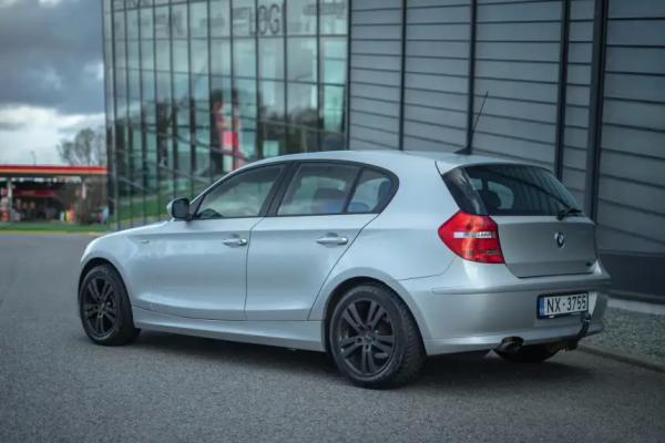 Pelēks BMW 116 2010 Liepāja, ar dzinēja tilpumu 2.00 L un nobraukumu 217 tūkst. km par 4500 €, foto 2 vietnē AUTOMOTO.COM.LV