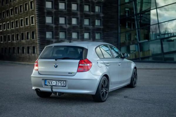 Pelēks BMW 116 2010 Liepāja, ar dzinēja tilpumu 2.00 L un nobraukumu 217 tūkst. km par 4500 €, foto 3 vietnē AUTOMOTO.COM.LV
